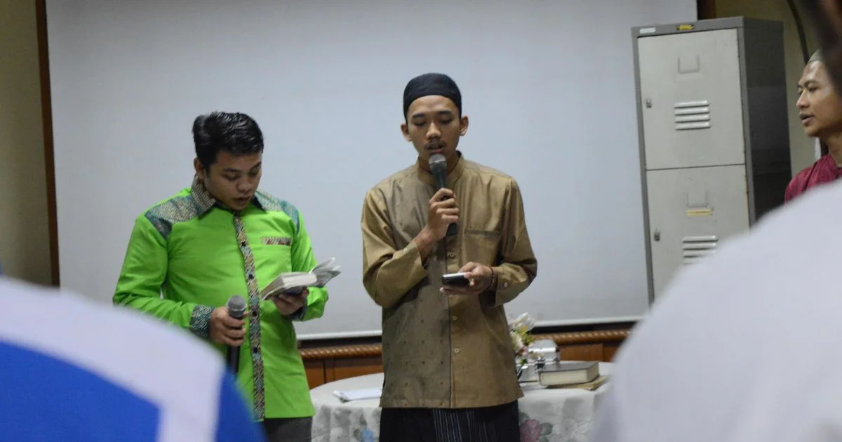 14 Teks MC Pembawa Acara untuk Hari Santri Nasional - Presmada